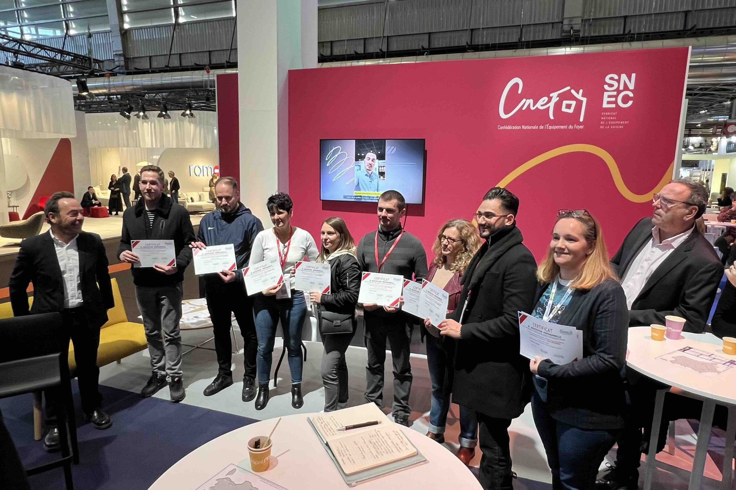 La CNEF sur EspritMeuble : des diplômes et un trophée - Meuble Info